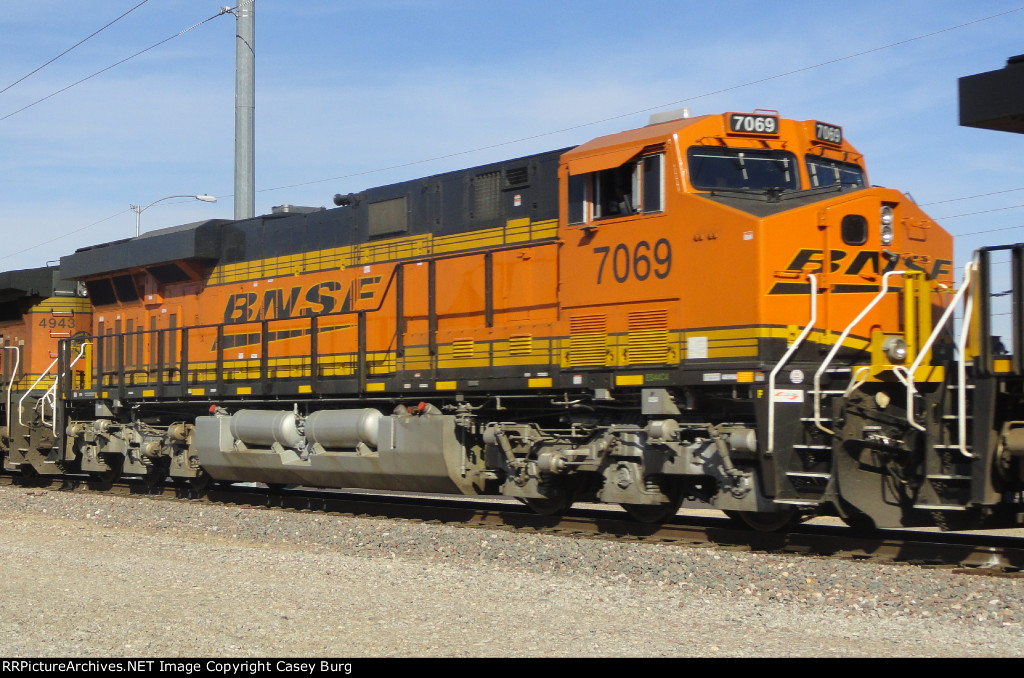 BNSF 7069